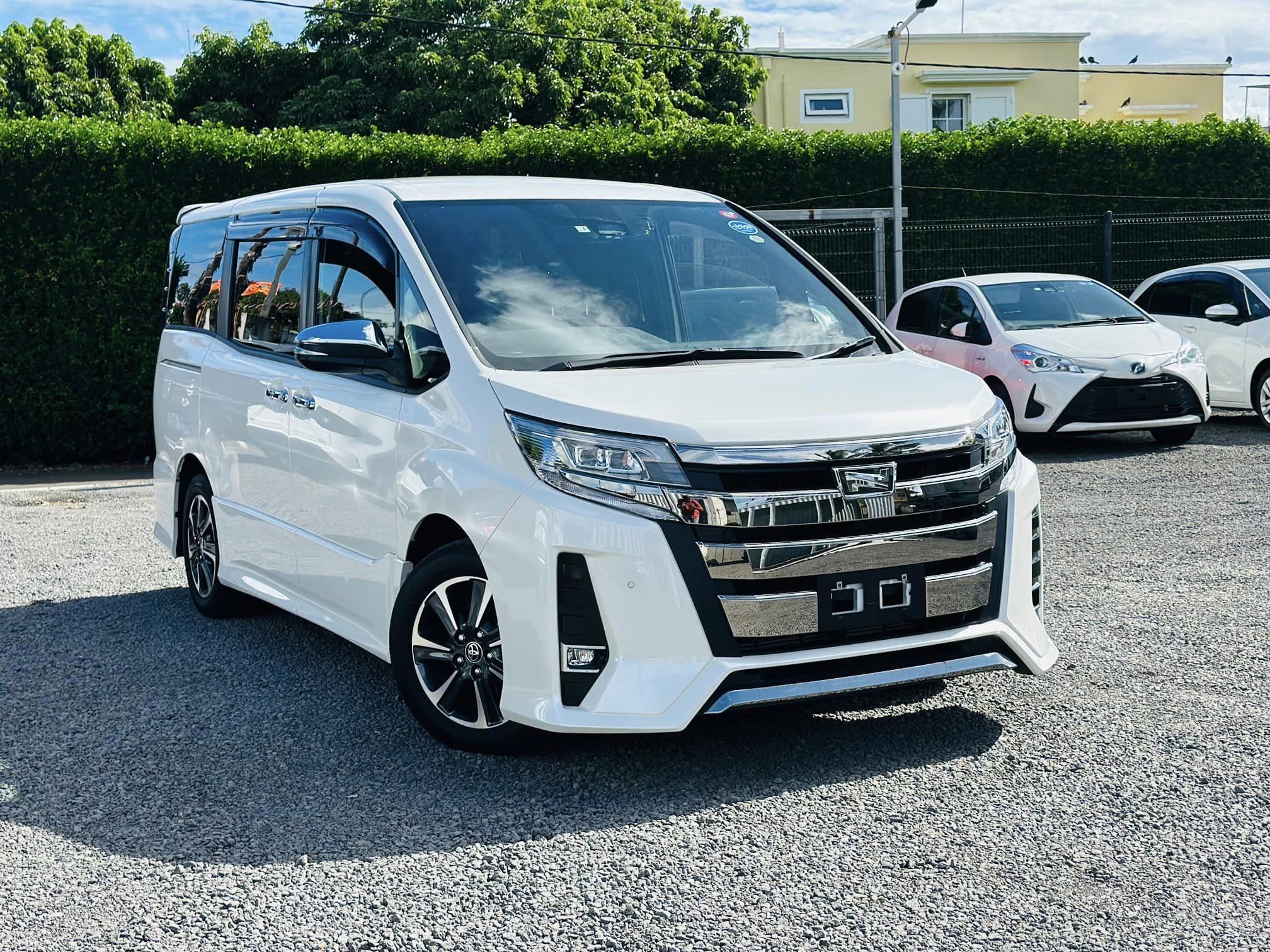 TOYOTA NOAH Si 3 WXB – Real Automobile