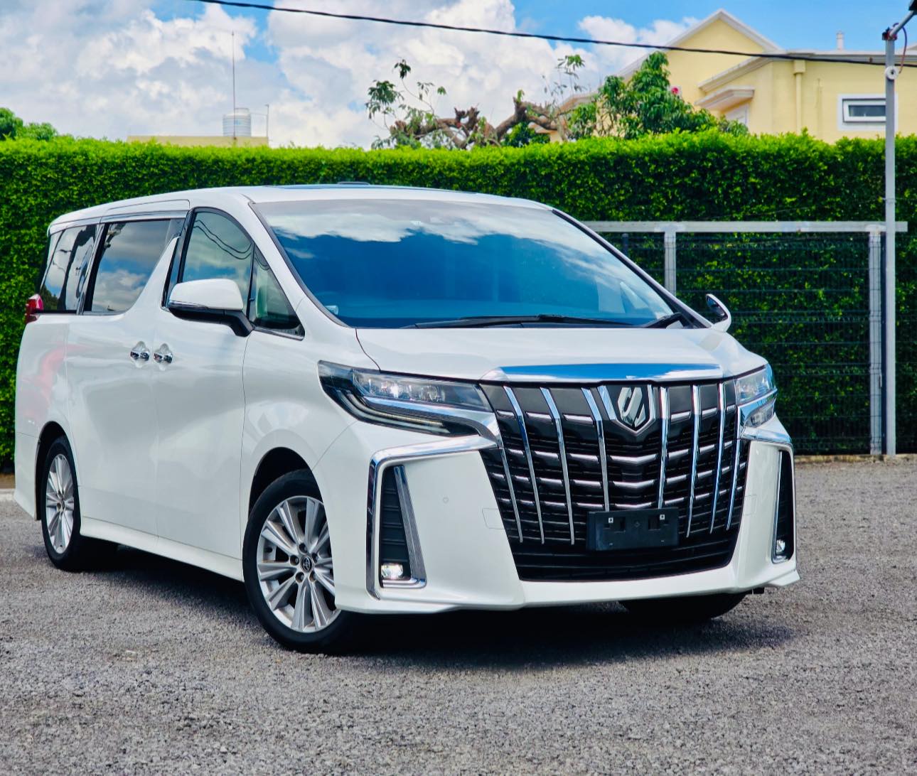 TOYOTA ALPHARD (TAXI) – Real Automobile